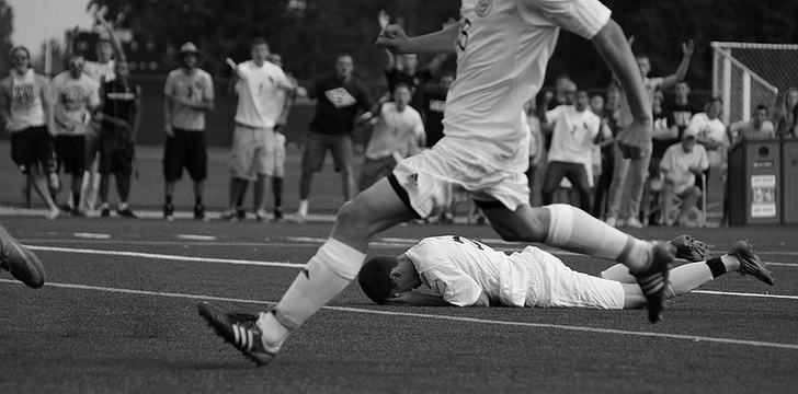 The Treatment Table & Recovery From Injuries For Football Players ...