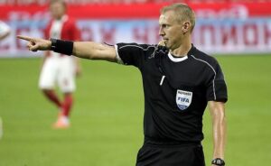 Referees and Match Officials | History of Football Refereeing ...